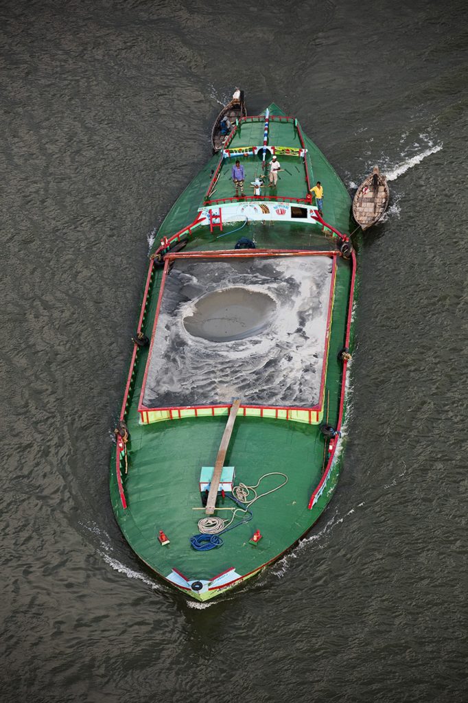YANN ARTHUS-BERTRAND PHOTO |Sand Boat, Bangladesh | Official